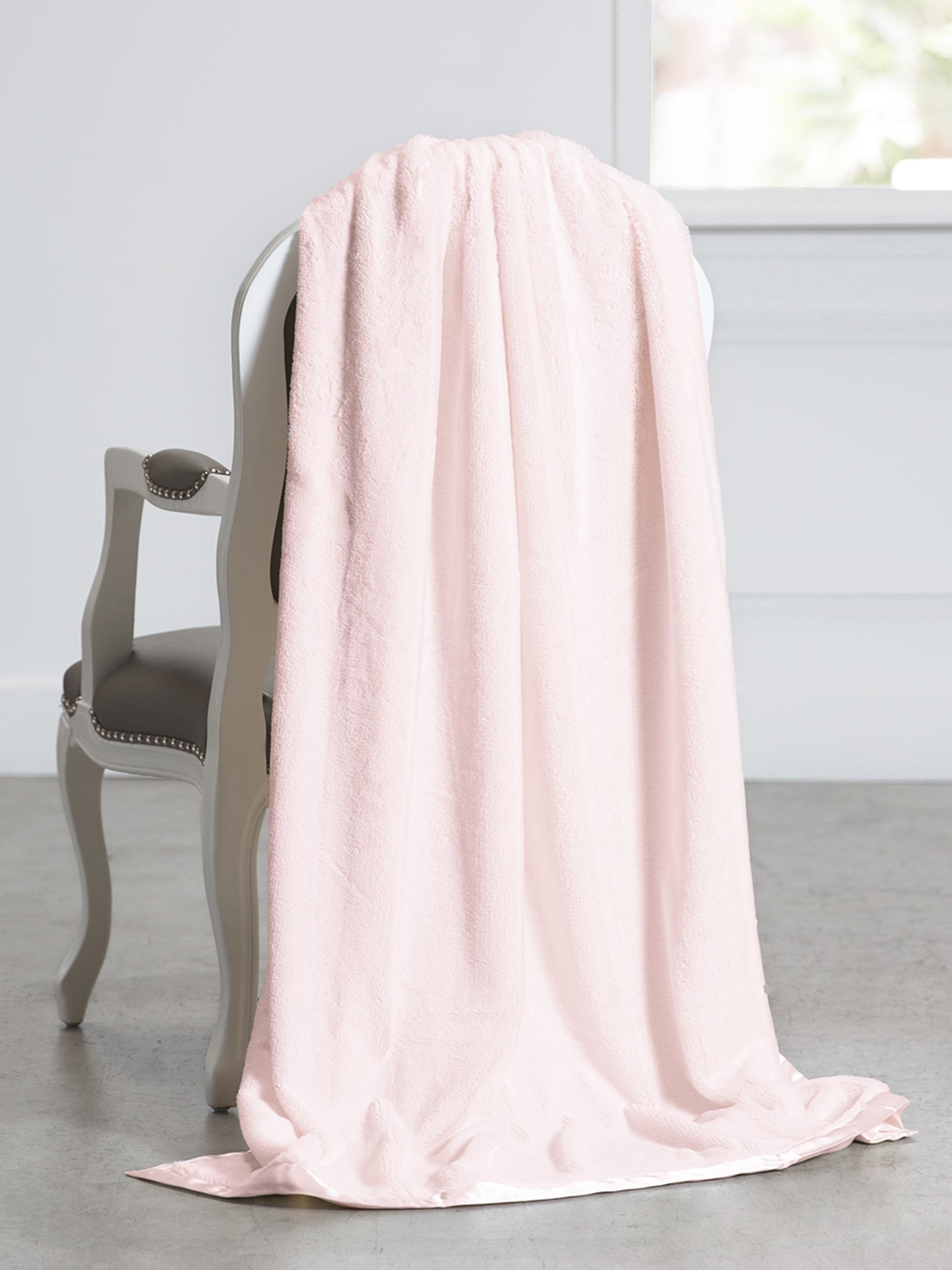 Luxe™ Throw Blanket | Luxurious & Beautiful Throw - Little Giraffe